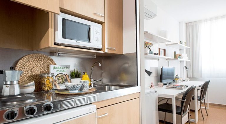 Torre Girona Hall: Accommodation costs and room types